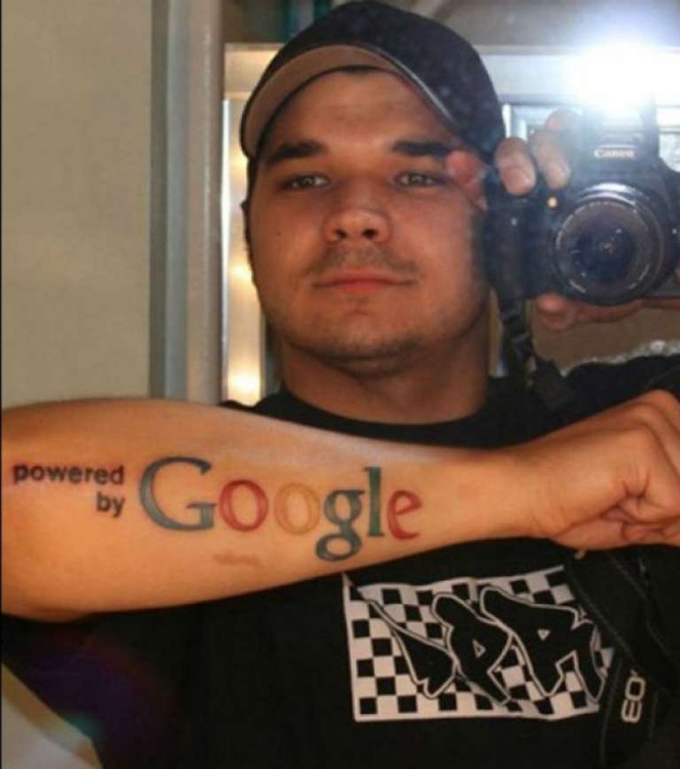 17 tatuajes ridículos llenos de "profundo" significado